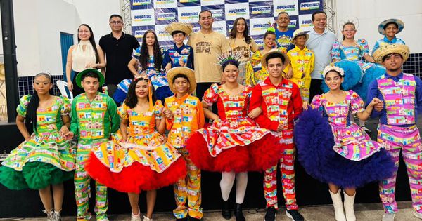 Sete escolas municipais recebem 350 figurinos para o Arraiá da Prefs ...