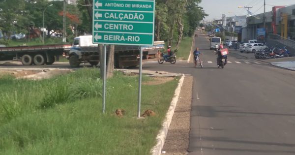 Via de acesso ao novo retorno nas marginais da BR-010 ganha sinalização ...